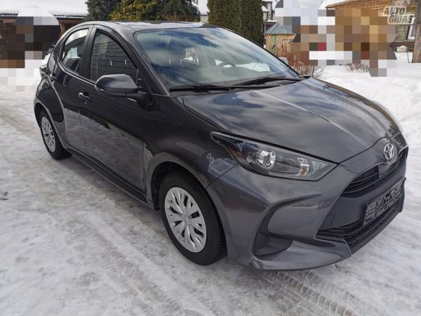 Pelēks Toyota Yaris 2022 Kauņa, ar dzinēja tilpumu 1.50 L un nobraukumu 55 tūkst. km par 13800 €, foto 3 vietnē AUTOMOTO.COM.LV