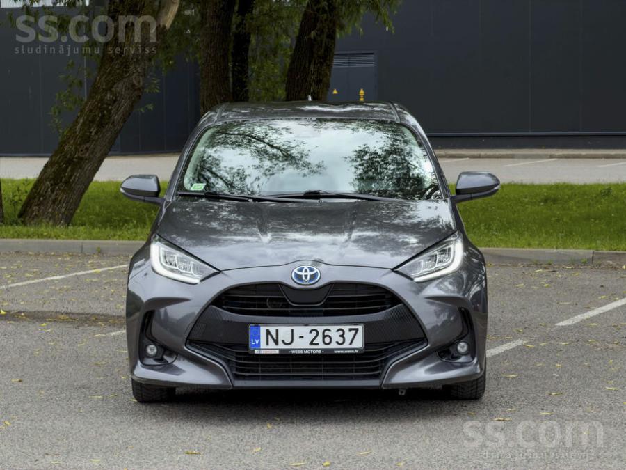 Pelēks Toyota Yaris 2022 Rīga, ar dzinēja tilpumu 1.50 L un nobraukumu 72 tūkst. km par 13500 €, foto 3 vietnē AUTOMOTO.COM.LV