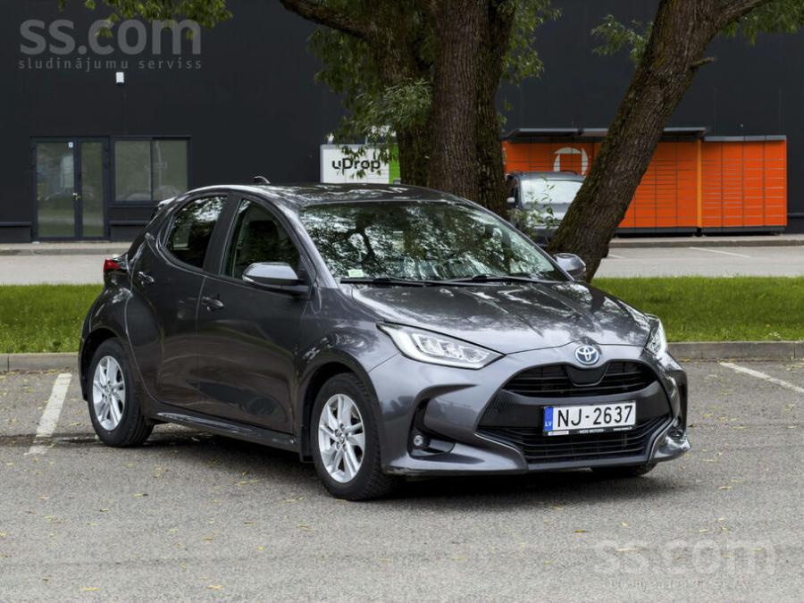Pelēks Toyota Yaris 2022 Rīga, ar dzinēja tilpumu 1.50 L un nobraukumu 72 tūkst. km par 13500 €, foto 4 vietnē AUTOMOTO.COM.LV