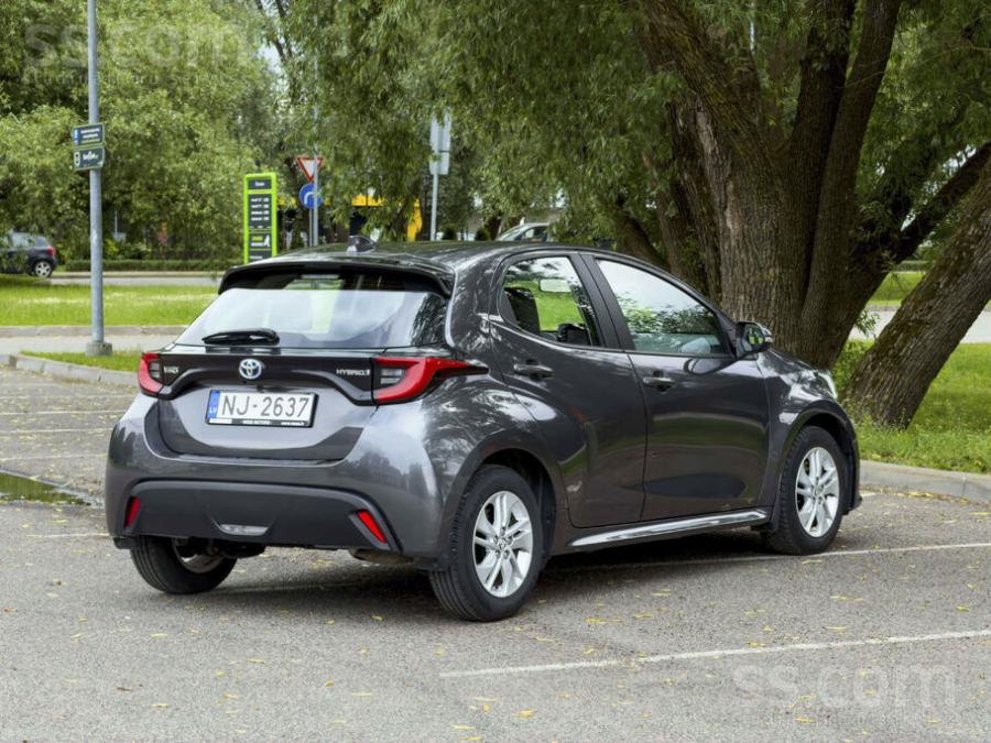 Pelēks Toyota Yaris 2022 Rīga, ar dzinēja tilpumu 1.50 L un nobraukumu 72 tūkst. km par 13500 €, foto 7 vietnē AUTOMOTO.COM.LV