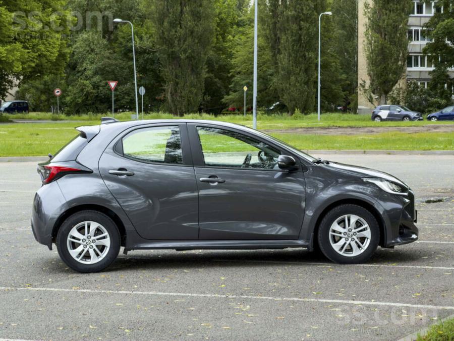 Pelēks Toyota Yaris 2022 Rīga, ar dzinēja tilpumu 1.50 L un nobraukumu 72 tūkst. km par 13500 €, foto 9 vietnē AUTOMOTO.COM.LV