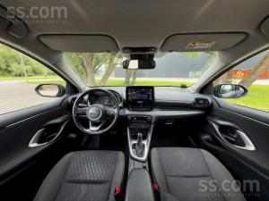 Pelēks Toyota Yaris 2022 Rīga, ar dzinēja tilpumu 1.50 L un nobraukumu 72 tūkst. km par 13500 €, foto 13 vietnē AUTOMOTO.COM.LV