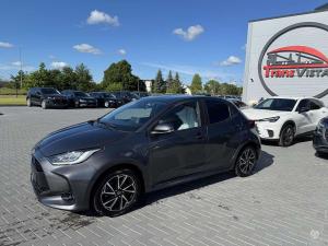 Pelēks Toyota Yaris 2022 Telšiai, ar dzinēja tilpumu 1.49 L un nobraukumu 85 tūkst. km par 14999 €, foto 3 vietnē AUTOMOTO.COM.LV