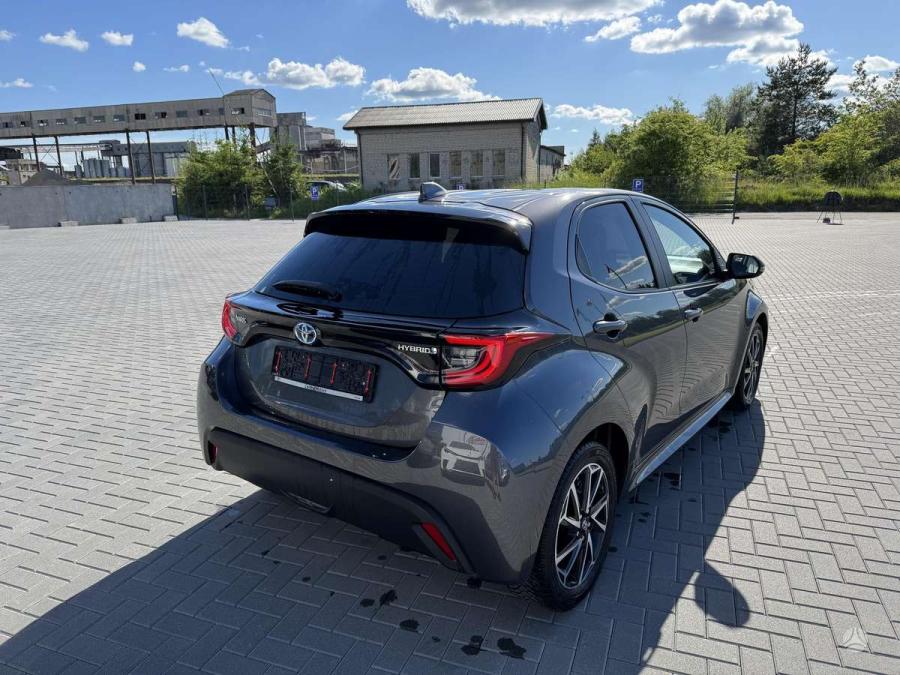 Pelēks Toyota Yaris 2022 Telšiai, ar dzinēja tilpumu 1.49 L un nobraukumu 85 tūkst. km par 14999 €, foto 7 vietnē AUTOMOTO.COM.LV