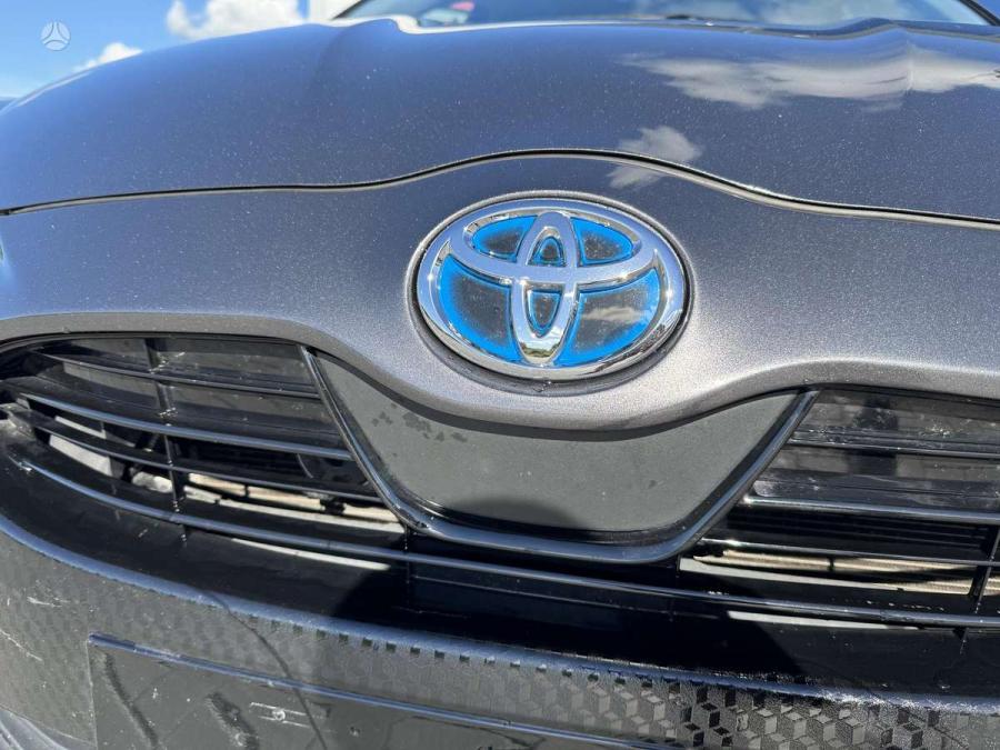 Pelēks Toyota Yaris 2022 Telšiai, ar dzinēja tilpumu 1.49 L un nobraukumu 85 tūkst. km par 14999 €, foto 12 vietnē AUTOMOTO.COM.LV