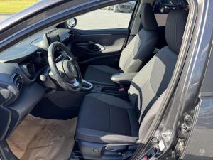 Pelēks Toyota Yaris 2022 Telšiai, ar dzinēja tilpumu 1.49 L un nobraukumu 85 tūkst. km par 14999 €, foto 16 vietnē AUTOMOTO.COM.LV