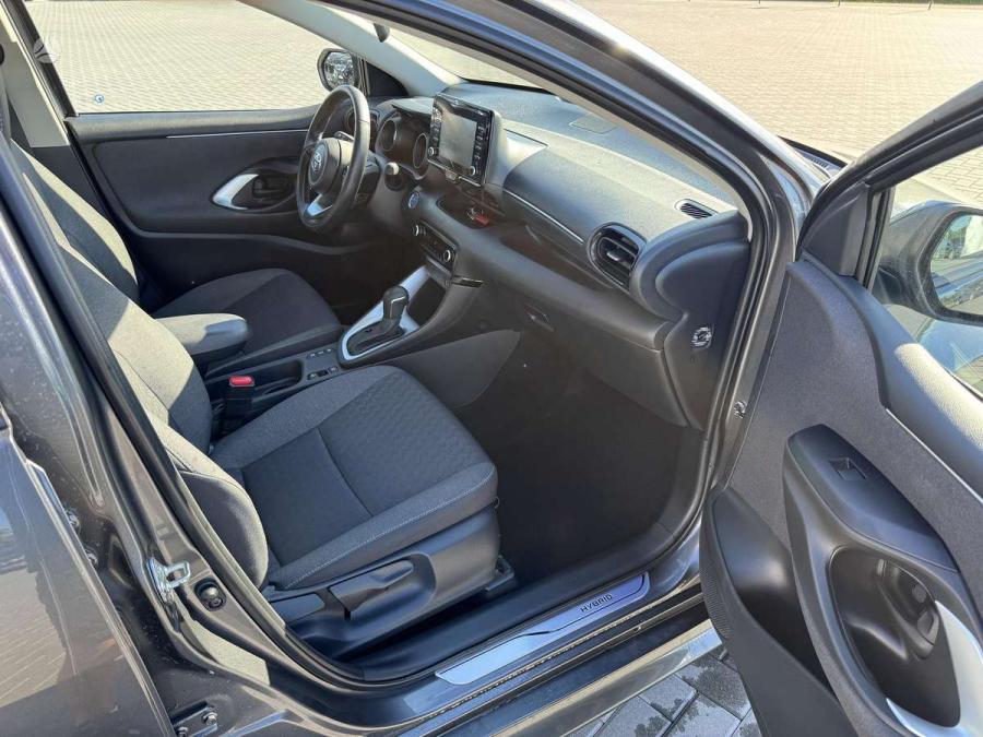 Pelēks Toyota Yaris 2022 Telšiai, ar dzinēja tilpumu 1.49 L un nobraukumu 85 tūkst. km par 14999 €, foto 21 vietnē AUTOMOTO.COM.LV