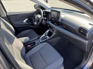 Pelēks Toyota Yaris 2022 Telšiai, ar dzinēja tilpumu 1.49 L un nobraukumu 85 tūkst. km par 14999 €, foto 22 vietnē AUTOMOTO.COM.LV