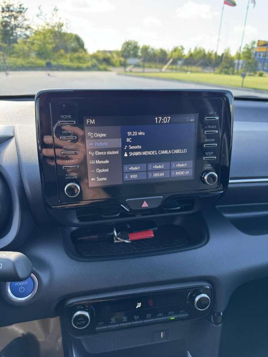 Pelēks Toyota Yaris 2022 Telšiai, ar dzinēja tilpumu 1.49 L un nobraukumu 85 tūkst. km par 14999 €, foto 27 vietnē AUTOMOTO.COM.LV