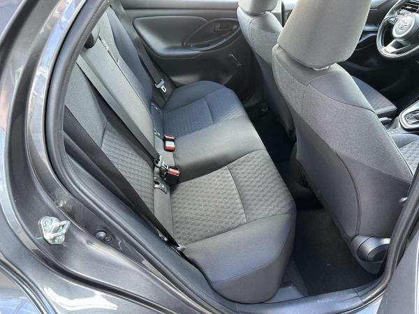 Grey Toyota Yaris 2022 in Vilnius, with an engine capacity of 1.50 L and mileage of 120 thousand km for 13500 €, photo 6 on AUTOMOTO.COM.LV