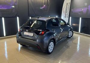 Pelēks Toyota Yaris 2022 Viļņa, ar dzinēja tilpumu 1.50 L un nobraukumu 120 tūkst. km par 13500 €, foto 3 vietnē AUTOMOTO.COM.LV