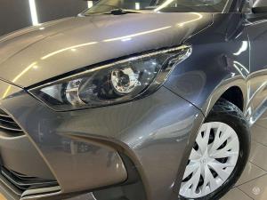 Pelēks Toyota Yaris 2022 Viļņa, ar dzinēja tilpumu 1.50 L un nobraukumu 120 tūkst. km par 13500 €, foto 4 vietnē AUTOMOTO.COM.LV