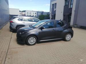 Grey Toyota Yaris 2022 in Vilnius, with an engine capacity of 1.49 L and mileage of 113 thousand km for 8999 €, photo  on AUTOMOTO.COM.LV