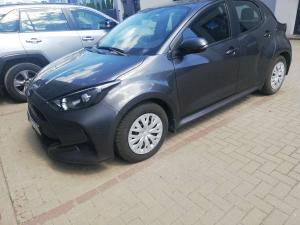 Grey Toyota Yaris 2022 in Vilnius, with an engine capacity of 1.49 L and mileage of 113 thousand km for 8999 €, photo 3 on AUTOMOTO.COM.LV