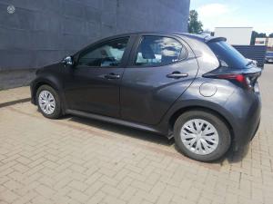 Grey Toyota Yaris 2022 in Vilnius, with an engine capacity of 1.49 L and mileage of 113 thousand km for 8999 €, photo 4 on AUTOMOTO.COM.LV
