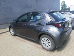 Grey Toyota Yaris 2022 in Vilnius, with an engine capacity of 1.49 L and mileage of 113 thousand km for 8999 €, photo 5 on AUTOMOTO.COM.LV