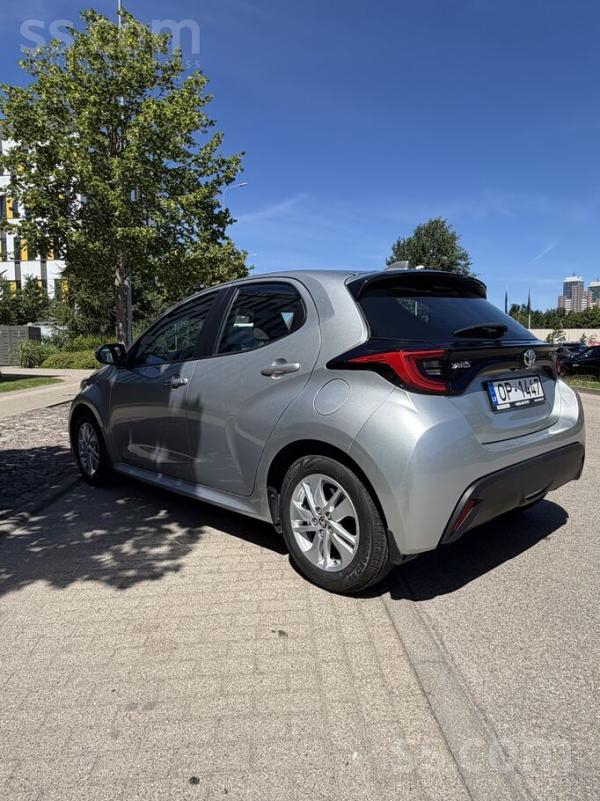 Grey Toyota Yaris 2022 in Riga, with an engine capacity of 1.50 L and mileage of 75 thousand km for 14000 €, photo 7 on AUTOMOTO.COM.LV