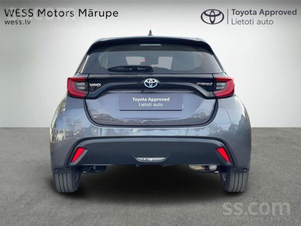 Pelēks Toyota Yaris 2022 Rīga, ar dzinēja tilpumu 1.50 L un nobraukumu 76 tūkst. km par 15990 €, foto 3 vietnē AUTOMOTO.COM.LV