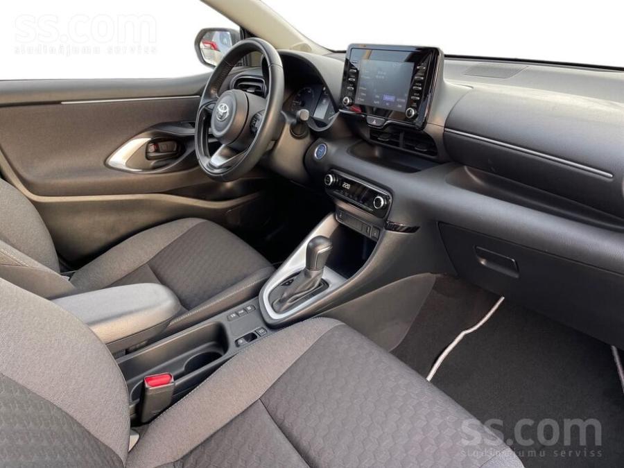 Pelēks Toyota Yaris 2022 Rīga, ar dzinēja tilpumu 1.50 L un nobraukumu 76 tūkst. km par 15990 €, foto 7 vietnē AUTOMOTO.COM.LV
