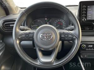 Pelēks Toyota Yaris 2022 Rīga, ar dzinēja tilpumu 1.50 L un nobraukumu 76 tūkst. km par 15990 €, foto 13 vietnē AUTOMOTO.COM.LV