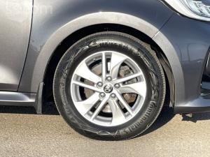Pelēks Toyota Yaris 2022 Rīga, ar dzinēja tilpumu 1.50 L un nobraukumu 76 tūkst. km par 15990 €, foto 15 vietnē AUTOMOTO.COM.LV