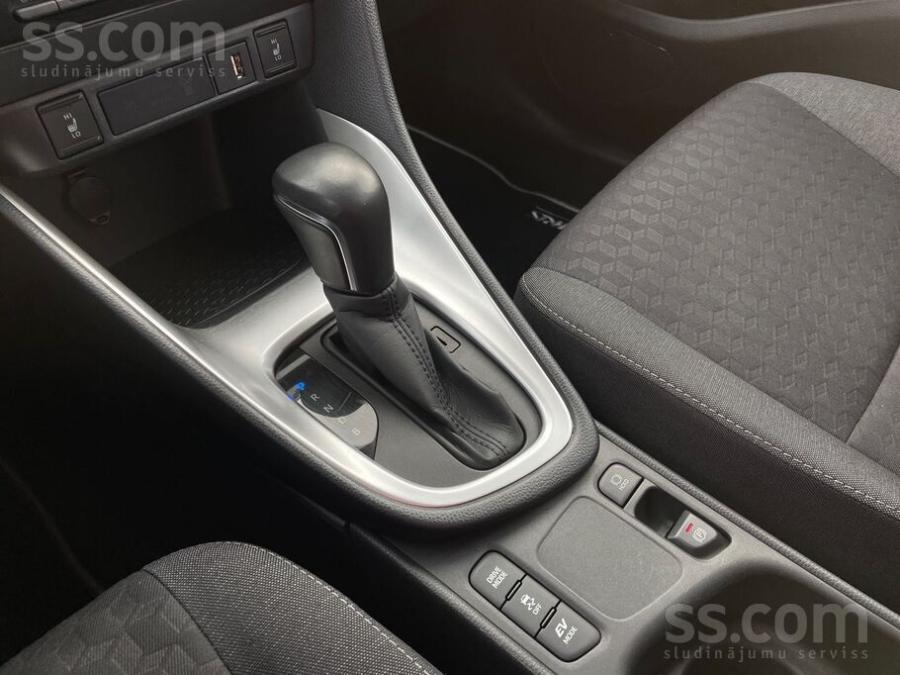 Pelēks Toyota Yaris 2022 Rīga, ar dzinēja tilpumu 1.50 L un nobraukumu 76 tūkst. km par 15990 €, foto 20 vietnē AUTOMOTO.COM.LV