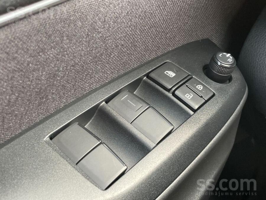 Pelēks Toyota Yaris 2022 Rīga, ar dzinēja tilpumu 1.50 L un nobraukumu 76 tūkst. km par 15990 €, foto 25 vietnē AUTOMOTO.COM.LV