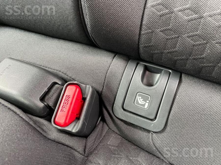 Pelēks Toyota Yaris 2022 Rīga, ar dzinēja tilpumu 1.50 L un nobraukumu 76 tūkst. km par 15990 €, foto 31 vietnē AUTOMOTO.COM.LV