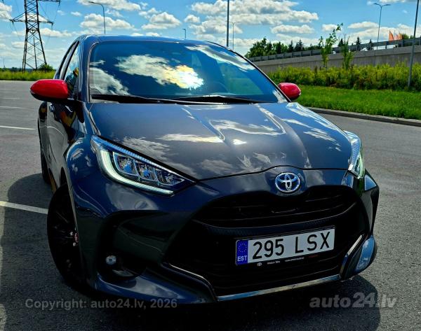 Grey Toyota Yaris 2022 in Tartu, with an engine capacity of 1.50 L and mileage of 50 thousand km for 17900 €, photo 1 on AUTOMOTO.COM.LV