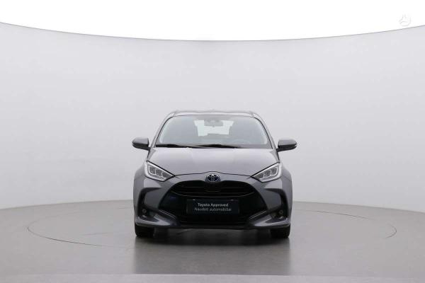 Grey Toyota Yaris 2022 in Vilnius, with an engine capacity of 1.49 L and mileage of 94 thousand km for 18900 €, photo 6 on AUTOMOTO.COM.LV