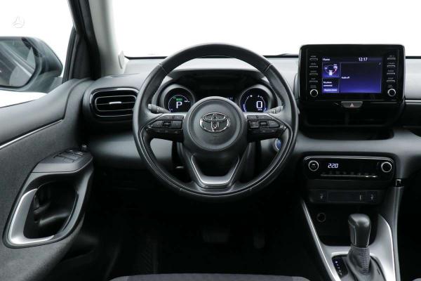 Grey Toyota Yaris 2022 in Vilnius, with an engine capacity of 1.49 L and mileage of 94 thousand km for 18900 €, photo 8 on AUTOMOTO.COM.LV