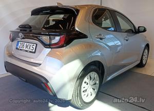 Pelēks Toyota Yaris 2022 Narva, ar dzinēja tilpumu 1.50 L un nobraukumu 34 tūkst. km par 17900 €, foto 3 vietnē AUTOMOTO.COM.LV