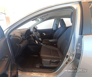 Pelēks Toyota Yaris 2022 Narva, ar dzinēja tilpumu 1.50 L un nobraukumu 34 tūkst. km par 17900 €, foto 9 vietnē AUTOMOTO.COM.LV