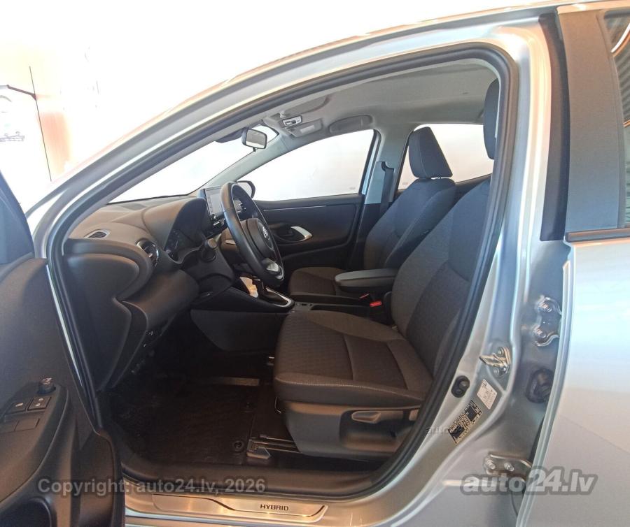 Pelēks Toyota Yaris 2022 Narva, ar dzinēja tilpumu 1.50 L un nobraukumu 34 tūkst. km par 17900 €, foto 9 vietnē AUTOMOTO.COM.LV