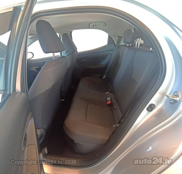 Pelēks Toyota Yaris 2022 Narva, ar dzinēja tilpumu 1.50 L un nobraukumu 34 tūkst. km par 17900 €, foto 10 vietnē AUTOMOTO.COM.LV