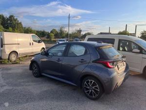 Grey Toyota Yaris 2022 in Panevezys, with an engine capacity of 1.49 L and mileage of 72 thousand km for 6200 €, photo 3 on AUTOMOTO.COM.LV