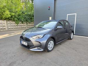 Grey Toyota Yaris 2022 in Kaunas, with an engine capacity of 1.49 L and mileage of 19 thousand km for 7300 €, photo  on AUTOMOTO.COM.LV
