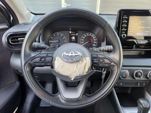 Grey Toyota Yaris 2022 in Kaunas, with an engine capacity of 1.49 L and mileage of 19 thousand km for 7300 €, photo 23 on AUTOMOTO.COM.LV