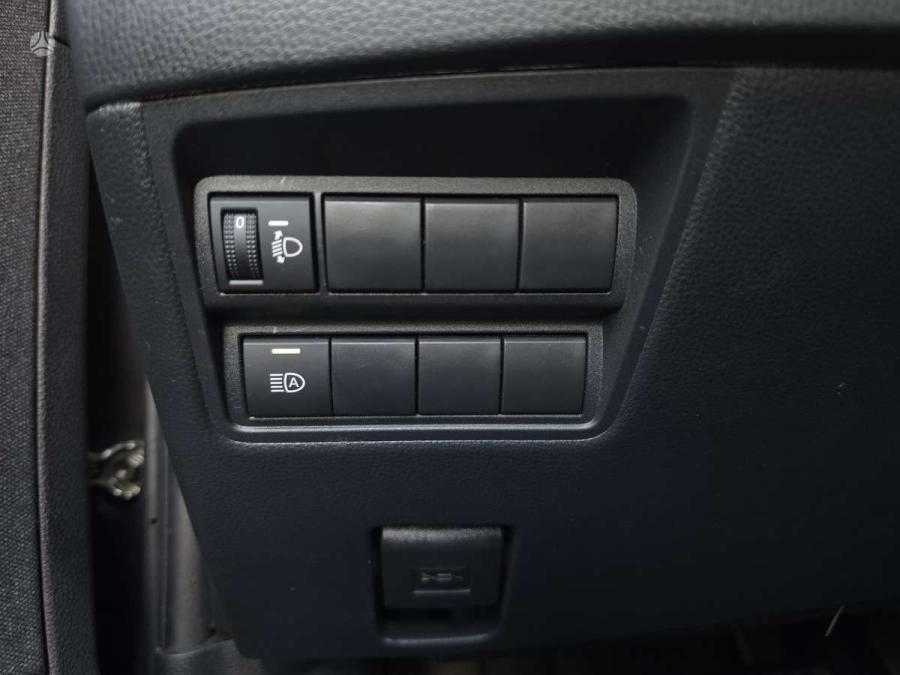 Grey Toyota Yaris 2022 in Kaunas, with an engine capacity of 1.49 L and mileage of 19 thousand km for 7300 €, photo 27 on AUTOMOTO.COM.LV