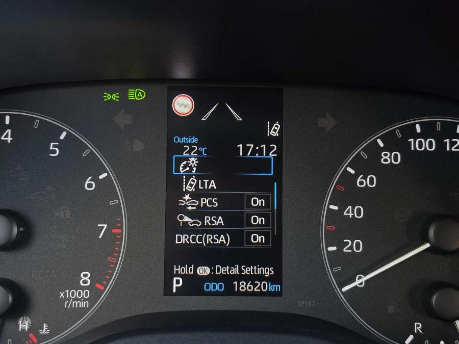 Grey Toyota Yaris 2022 in Kaunas, with an engine capacity of 1.49 L and mileage of 19 thousand km for 7300 €, photo 32 on AUTOMOTO.COM.LV