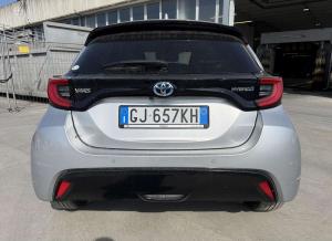 Grey Toyota Yaris 2022 in Siauliai, with an engine capacity of 1.49 L and mileage of 93 thousand km for 14900 €, photo 6 on AUTOMOTO.COM.LV