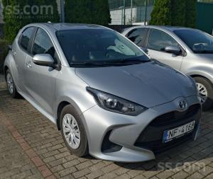 Pelēks Toyota Yaris 2022 Rīga, ar dzinēja tilpumu 1.50 L un nobraukumu 114 tūkst. km par 12300 €, foto 3 vietnē AUTOMOTO.COM.LV