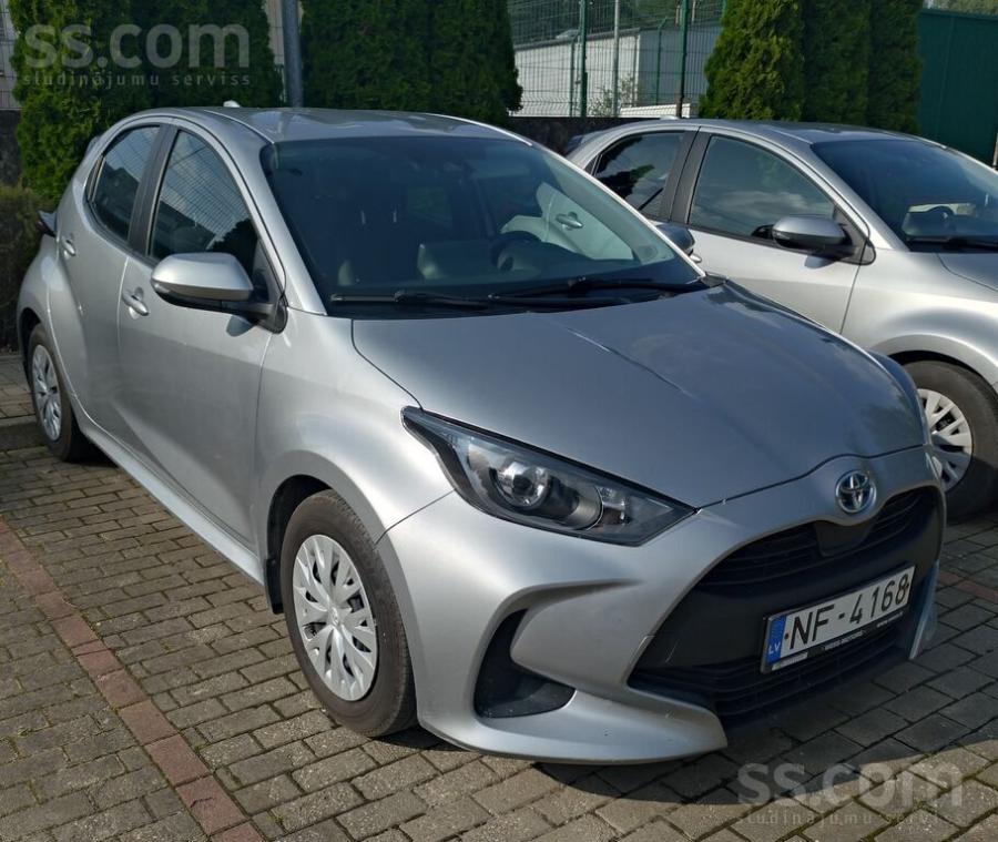 Pelēks Toyota Yaris 2022 Rīga, ar dzinēja tilpumu 1.50 L un nobraukumu 114 tūkst. km par 12300 €, foto 3 vietnē AUTOMOTO.COM.LV