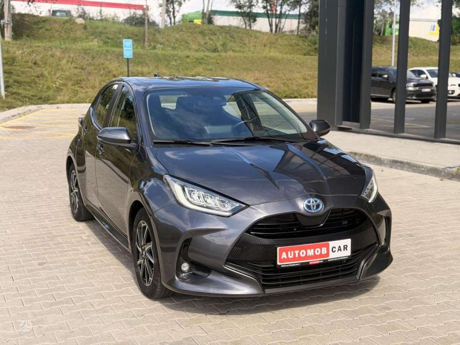 Pelēks Toyota Yaris 2022 Viļņa, ar dzinēja tilpumu 1.49 L un nobraukumu 131 tūkst. km par 16550 €, foto 4 vietnē AUTOMOTO.COM.LV