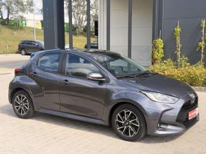 Pelēks Toyota Yaris 2022 Viļņa, ar dzinēja tilpumu 1.49 L un nobraukumu 131 tūkst. km par 16550 €, foto 5 vietnē AUTOMOTO.COM.LV