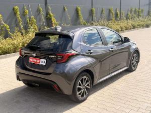 Pelēks Toyota Yaris 2022 Viļņa, ar dzinēja tilpumu 1.49 L un nobraukumu 131 tūkst. km par 16550 €, foto 6 vietnē AUTOMOTO.COM.LV