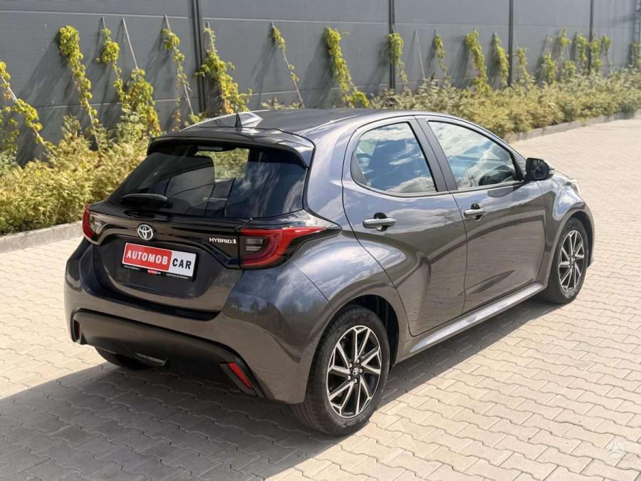 Pelēks Toyota Yaris 2022 Viļņa, ar dzinēja tilpumu 1.49 L un nobraukumu 131 tūkst. km par 16550 €, foto 6 vietnē AUTOMOTO.COM.LV