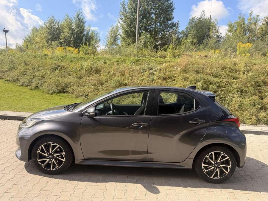 Pelēks Toyota Yaris 2022 Viļņa, ar dzinēja tilpumu 1.49 L un nobraukumu 131 tūkst. km par 16550 €, foto 10 vietnē AUTOMOTO.COM.LV