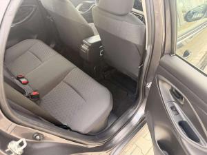 Pelēks Toyota Yaris 2022 Viļņa, ar dzinēja tilpumu 1.49 L un nobraukumu 131 tūkst. km par 16550 €, foto 21 vietnē AUTOMOTO.COM.LV