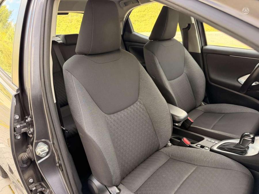 Pelēks Toyota Yaris 2022 Viļņa, ar dzinēja tilpumu 1.49 L un nobraukumu 131 tūkst. km par 16550 €, foto 25 vietnē AUTOMOTO.COM.LV